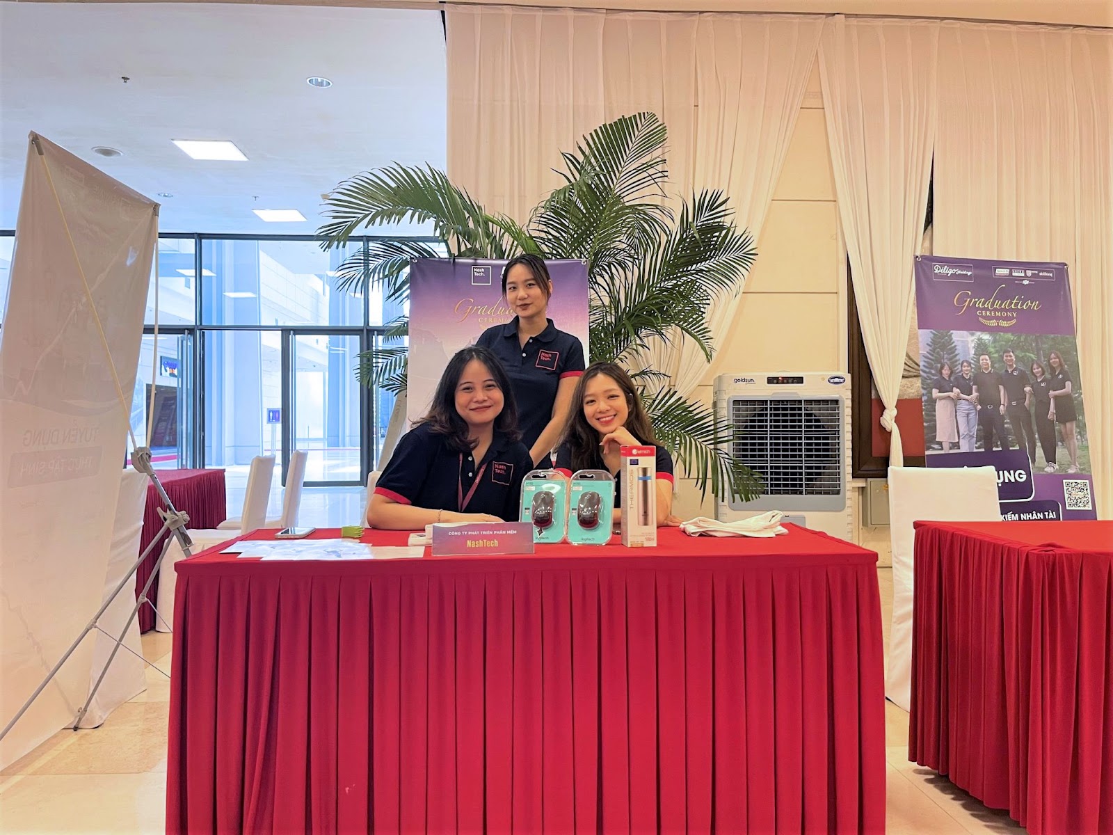 Mini Job Fair tại Lễ Tốt Nghiệp 2022 – Viện Đào Tạo Quốc Tế FPT: Cơ hội ...